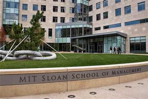 Mit Sloan Campus - Volunteer Hub